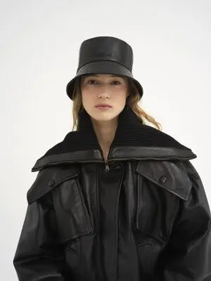 Chloé Bucket Hat In Shiny Leather