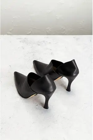 Loewe Comic Folded Pump