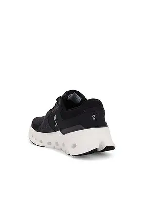 On Cloudrunner 2 Sneaker