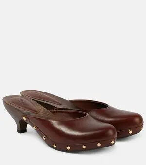 Chloé Judith Studded Leather Clogs - Brown
