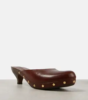 Chloé Judith Studded Leather Clogs - Brown