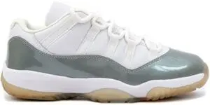 JORDAN 11 Retro Low Sneakers