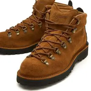 DANNER Mountain Light Lace Up Boots - Wallowa