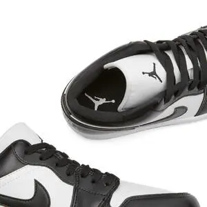JORDAN 1 Low Sneakers