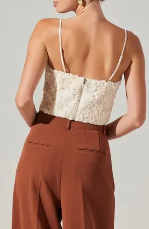 Astr The Label Kalinda Textured Crop Camisole