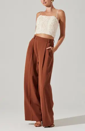 Astr The Label Kalinda Textured Crop Camisole