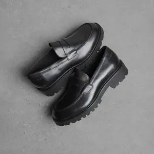VAGABOND SHOEMAKERS Kenova Chunky Loafer - Black