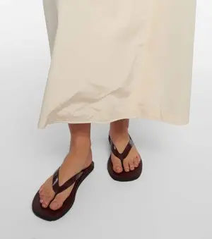 THE ROW City Leather Thong Sandals - Burgundy