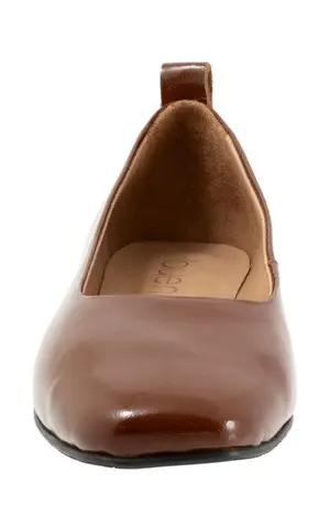 BUENO Elizabeth Flat - Walnut Patent