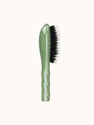 LA BONNE BROSSE N.03 The Petite Essential Soft Brush - Black
