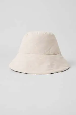 Alo Yoga Good Shade Puffer Bucket Hat Oat Milk