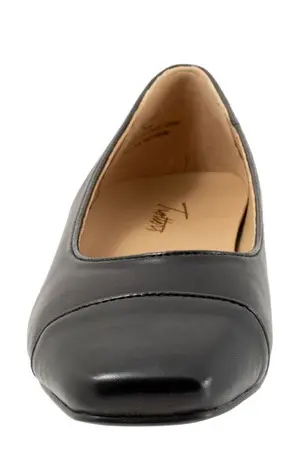 Trotters Harbor Cap Toe Flat - Black