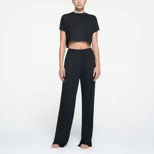 SKIMS Kims Sleep Cropped T Shirt - Onyx