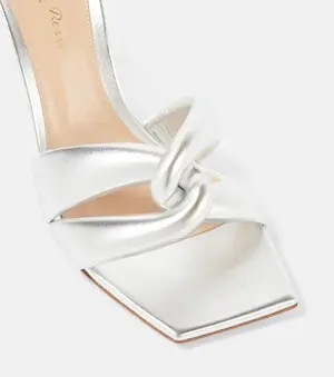 GIANVITO ROSSI Amour 90 Metallic Leather Mules - Silver