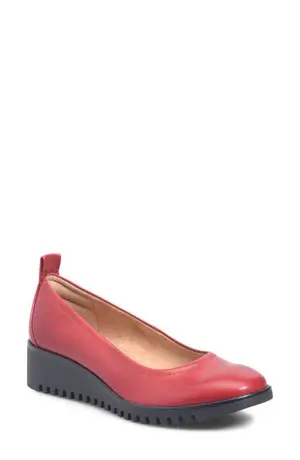 COMFORTIVA Dillon Wedge Pump - Cherry Red
