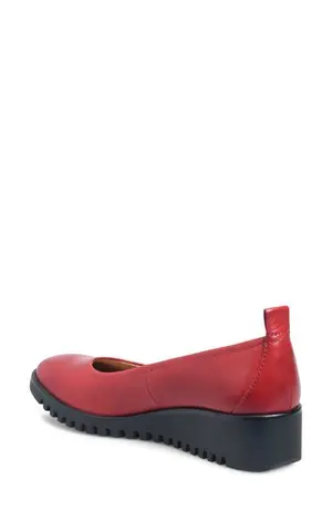COMFORTIVA Dillon Wedge Pump - Cherry Red
