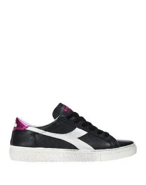 Women's Diadora Products