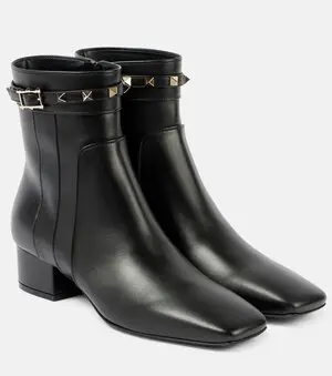 Valentino Garavani Rockstud 40 Leather Ankle Boots - Black