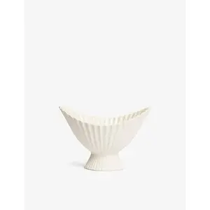 FERM LIVING Fountain Curved Stoneware Bowl - Off-white