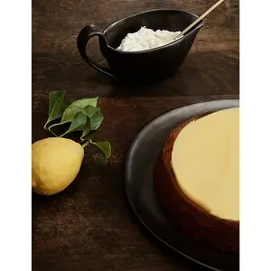 FERM LIVING Flow Porcelain Sauce Boat - Black
