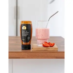 THE TRUE HONEY COMPANY 400 Mgo Squeezy Manuka Honey 500g
