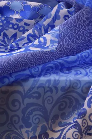 ELIZABETTA Dafnelarge Silk Scarf For