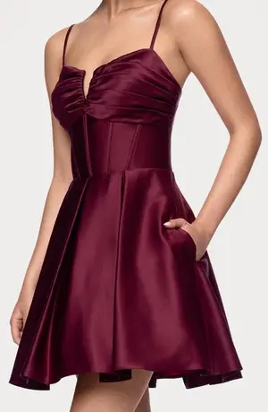 BLONDIE NITES Satin Minidress - Wine