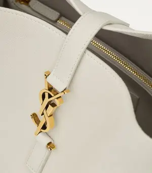 Saint Laurent Le 5 À 7 Shoulder Bag - White