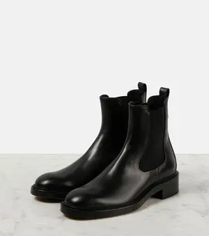 Chloé Marcie Leather Chelsea Boots - Black