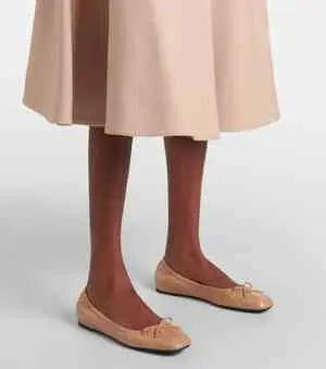 Valentino Garavani Vlogo Signature Leather Ballet Flats - Pink