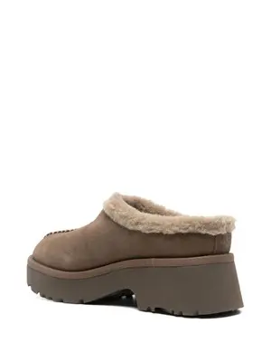 UGG Cozy Clogs - Neutrals