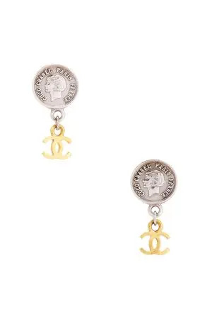 Chanel 1997 Cc Coin Clip-on Earrings - Silver & Gold