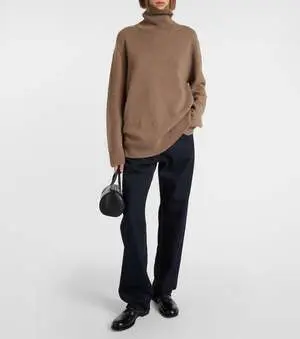 THE ROW Hepny Cashmere Turtleneck Sweater