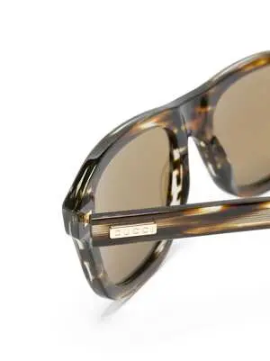 Gucci Logo-plaque Sunglasses