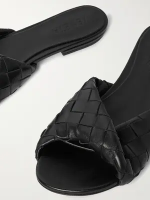 Bottega Veneta Blink Intrecciato Leather Slides - Black