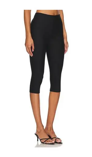 Superdown Chaya Capri