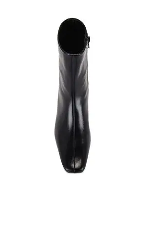 Raye Lauren Boot