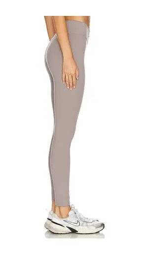 437 The V Legging In Grey