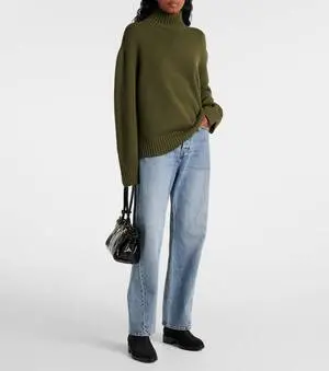 Manolo Blahnik Chelata Suede Chelsea Boots - Black