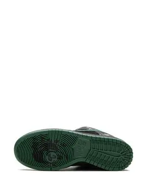 Nike Sb Dunk Low There Skateboards Sneakers - Green