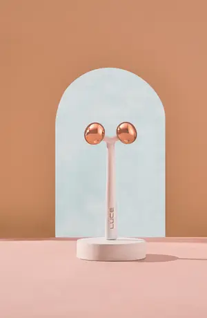 LUCE Sculpting And Depuffing Deluxe Face Roller