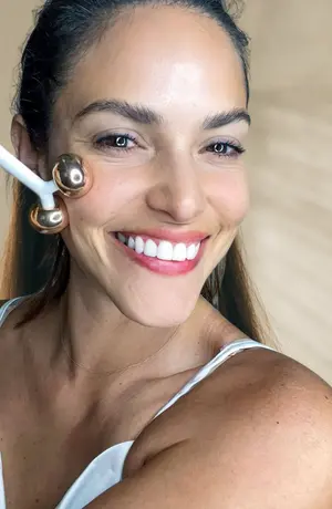 LUCE Sculpting And Depuffing Deluxe Face Roller
