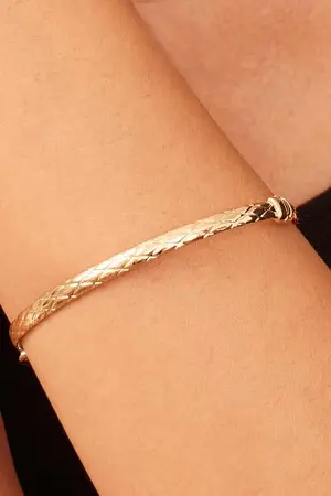ORADINA 14k Diamondback Bangle
