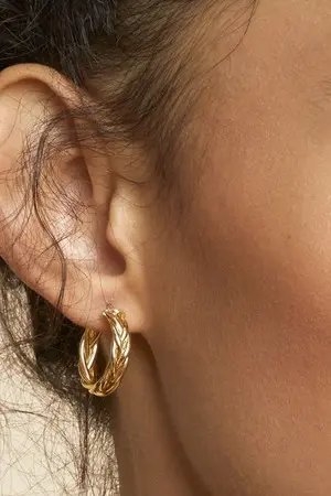 ORADINA 14k Caesar Midi Hoop Earrings