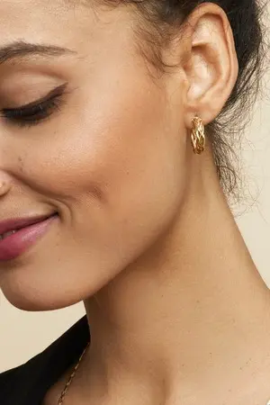 ORADINA 14k Caesar Midi Hoop Earrings