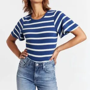 AMO Sylvie Tee In Natural/navy - Natural/navy