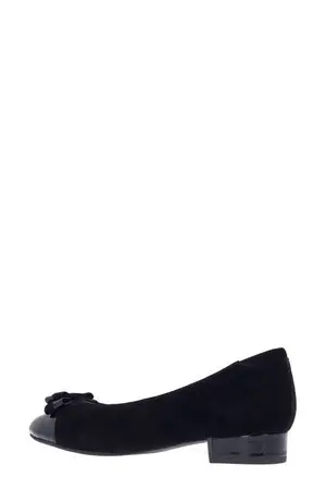 L'AMOUR DES PIEDS Farida Cap Toe Pumps - Black