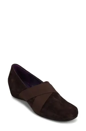 Vaneli Pull On Shoes For Women