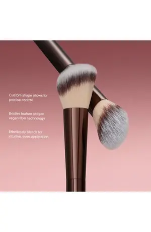 HOURGLASS No. 15 Blush Brush - No Color