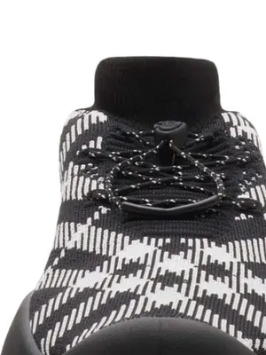 Burberry Neptune Sneakers - Black